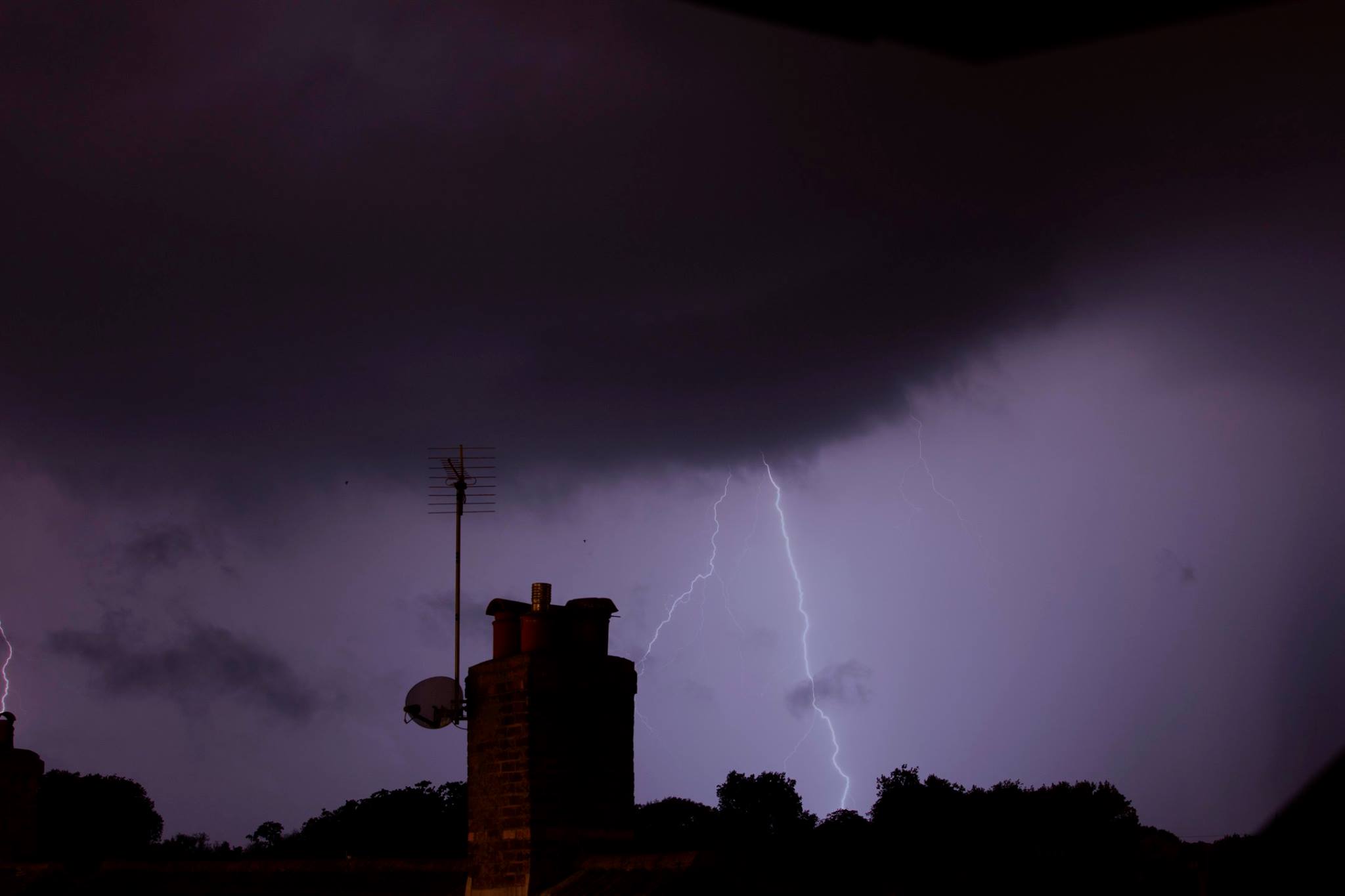 How to Use a Lightning Sensor - ClickASnap